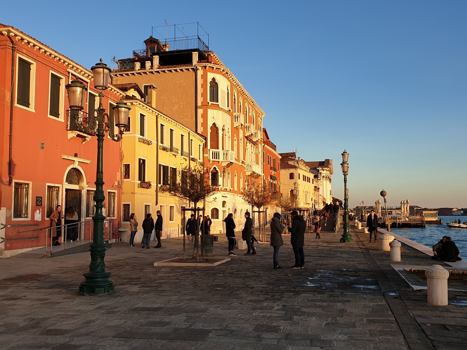 ALL ABOUT DORSODURO - Walks Inside Italy