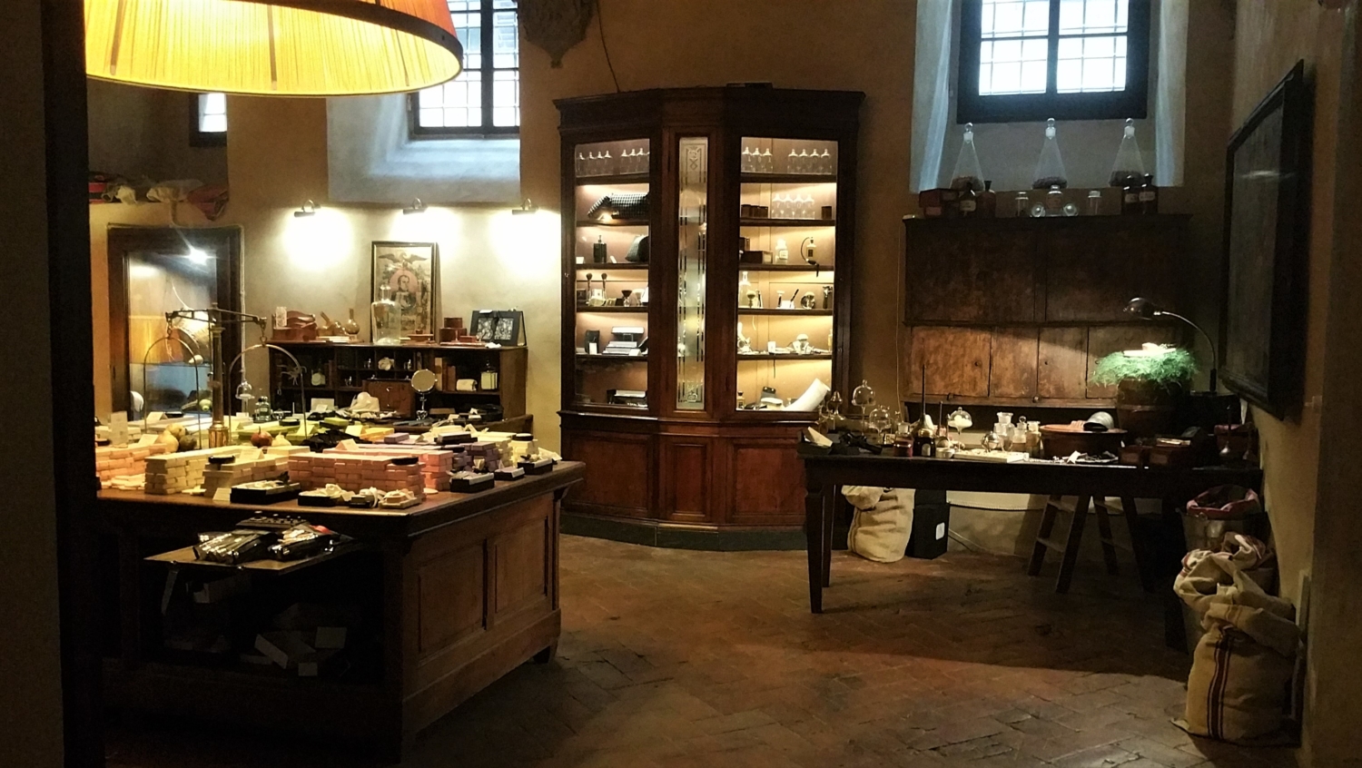 FLORENCE CRAFTS: TRADITION & SPIRITUALITY - Walks Inside Italy
